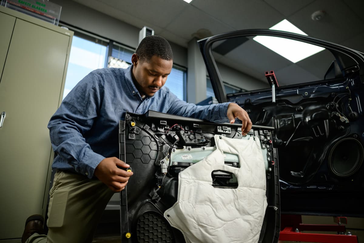 Fasteners | ITW Automotive