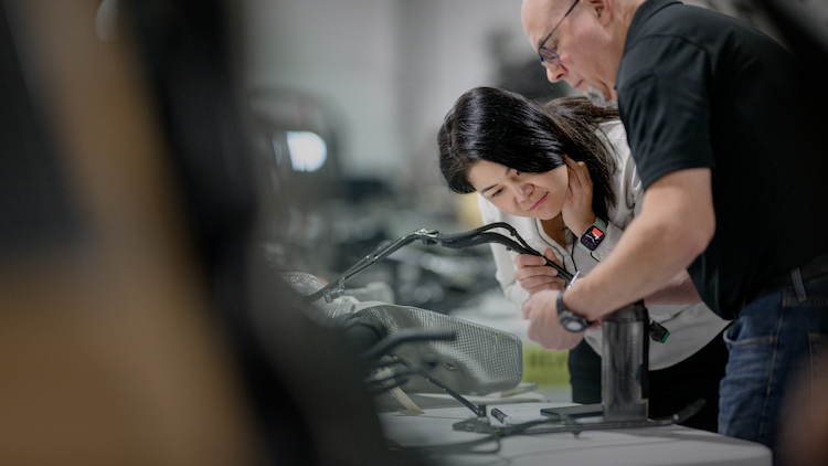 Engineered Fastening Solutions & Components | ITW Automotive